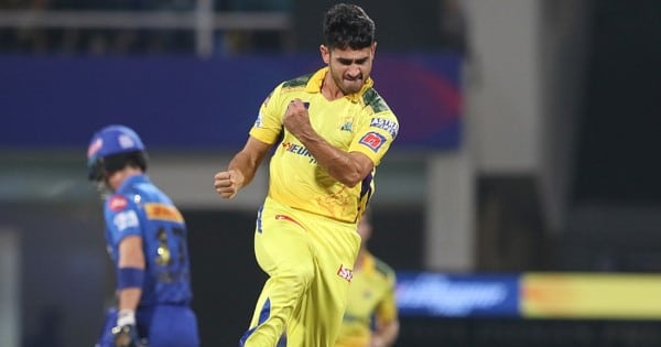 रोहित-विराटची विकेट घेणारा कोण आहे मुकेश चौधरी? महाराष्ट्र संघासाठीही ...